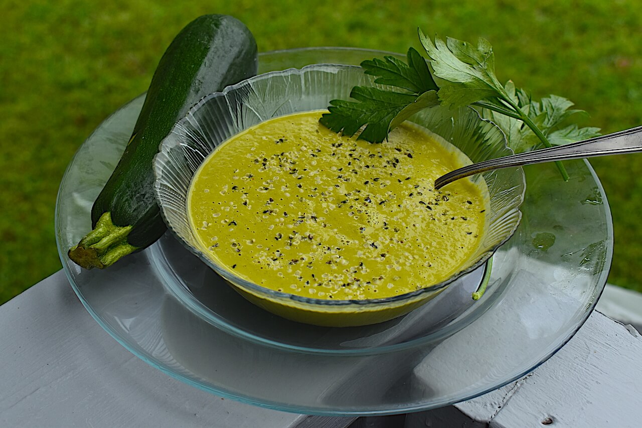 Green Soup with Detoxing Qualities - Food For Healthy Bones